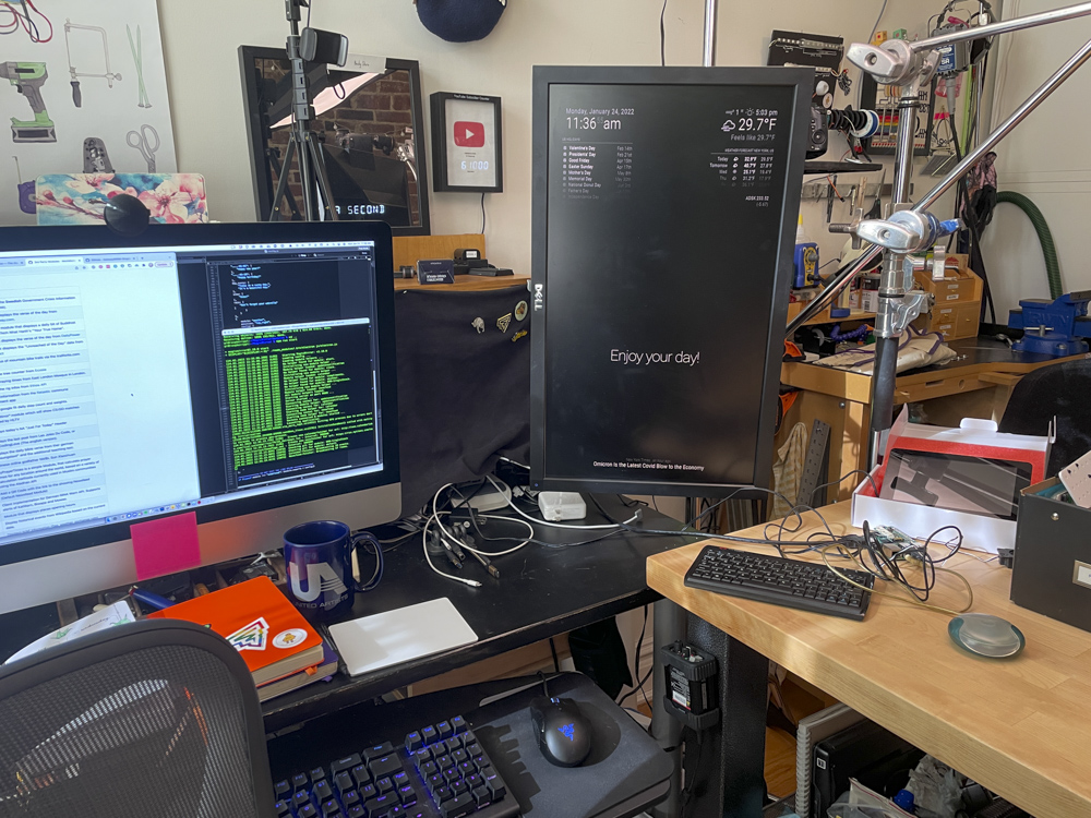 Raspberry Pi Smart Mirror